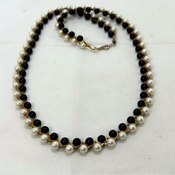 Korea | Jewelry | Gold Chain With Black And White Pearls Quality Piece ...